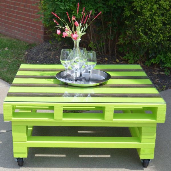 Table basse en palette DIY en 7 étapes simples - DIY, Mobilier - ZENIDEES