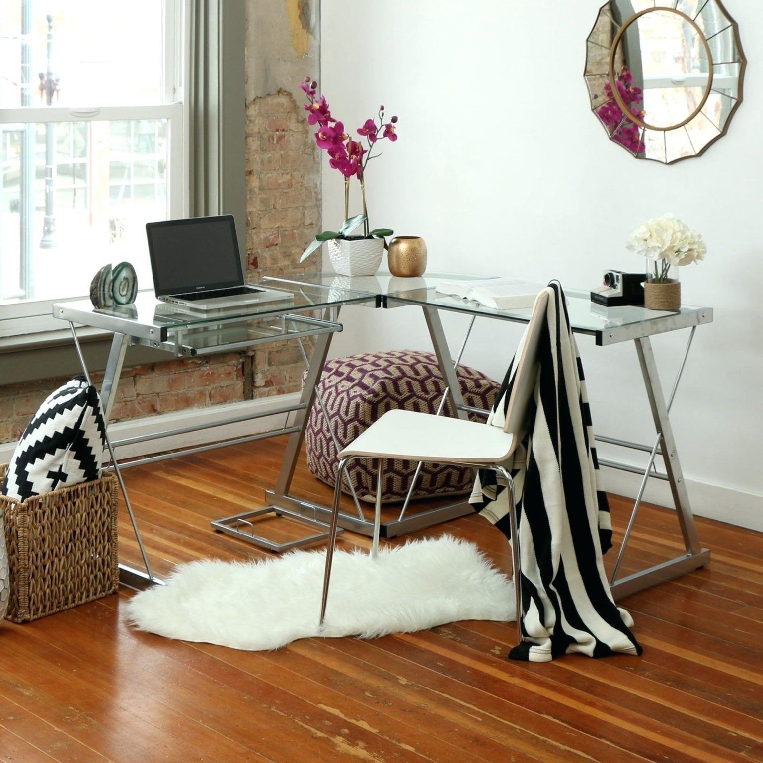 88+ idées de bureau créatives qui conviennent aux petits espaces ...