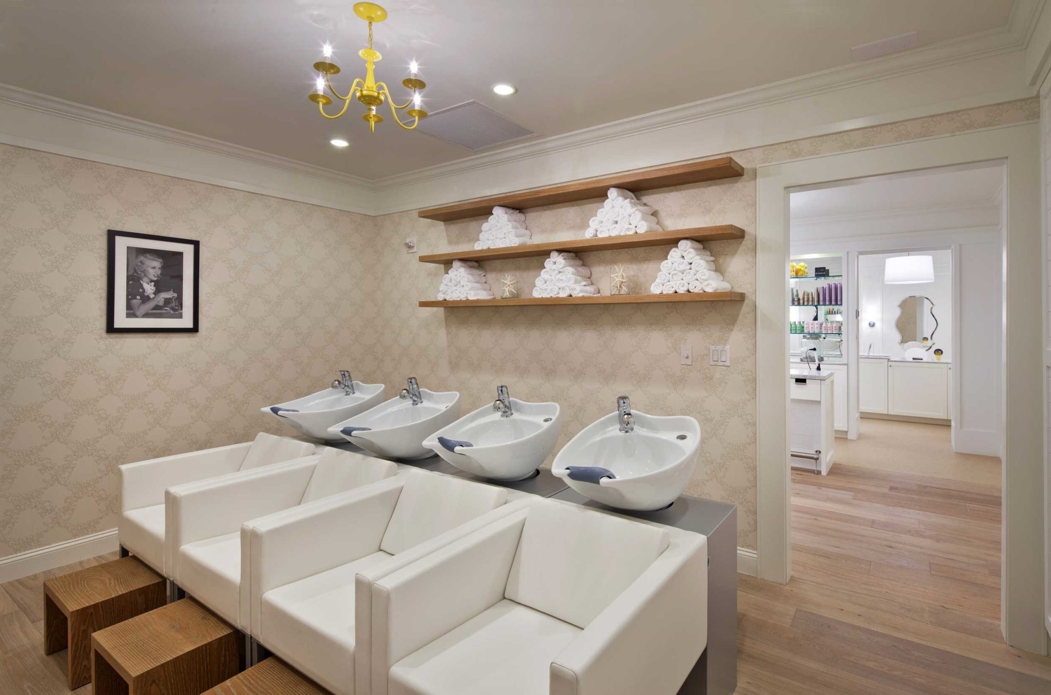 Mobilier coiffure - 7 astuces utiles pour décorer votre salon ...