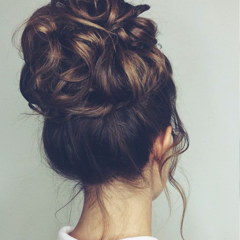 Plus de 45 idées de coiffure attachée - Coiffures - ZENIDEES