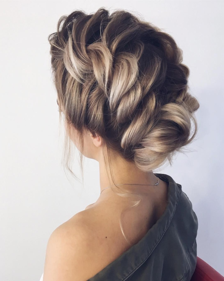 Plus de 45 idées de coiffure attachée - Coiffures - ZENIDEES