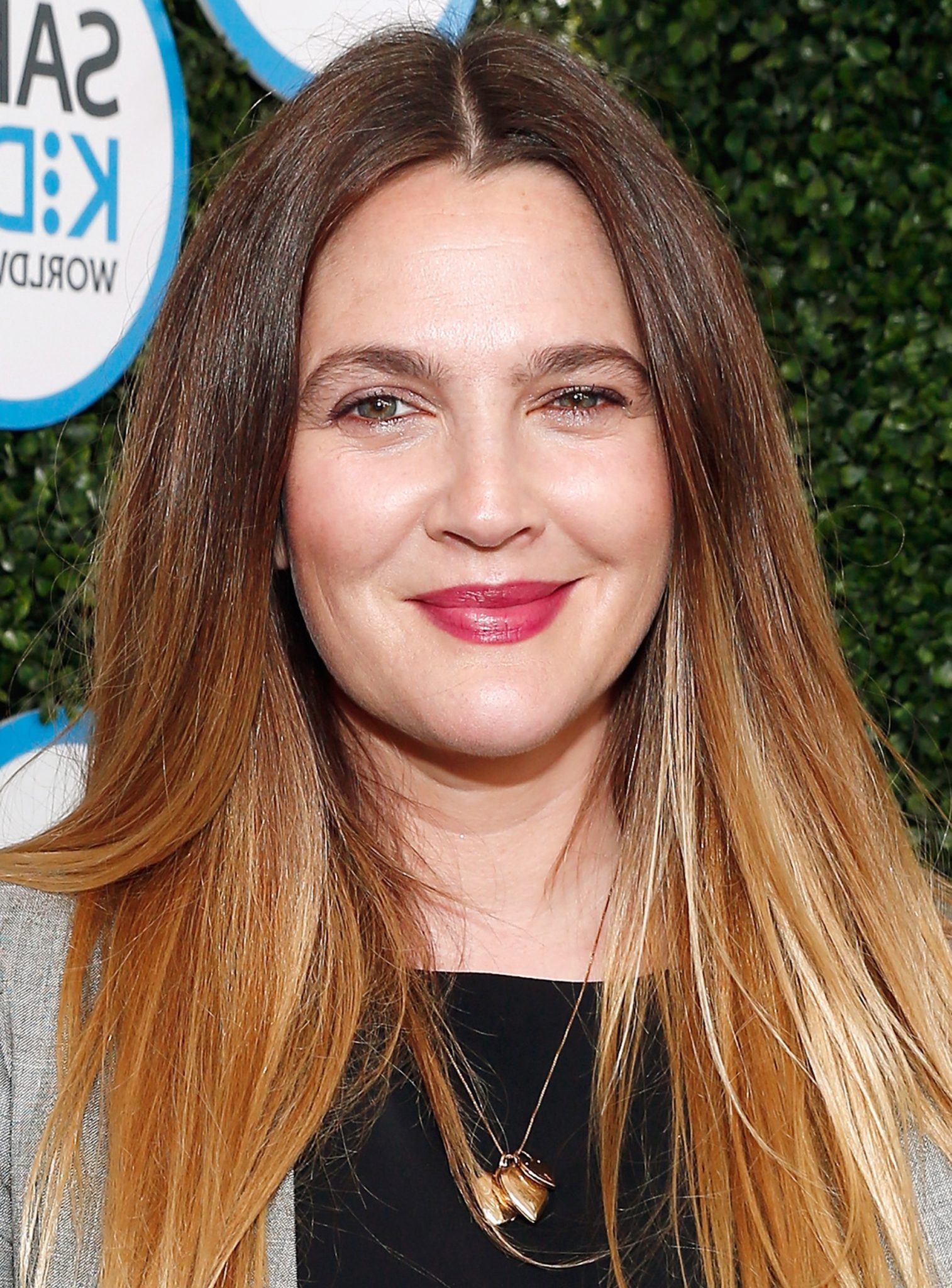 Des idées qui allongent la silhouette avec une coiffure pour le visage ...