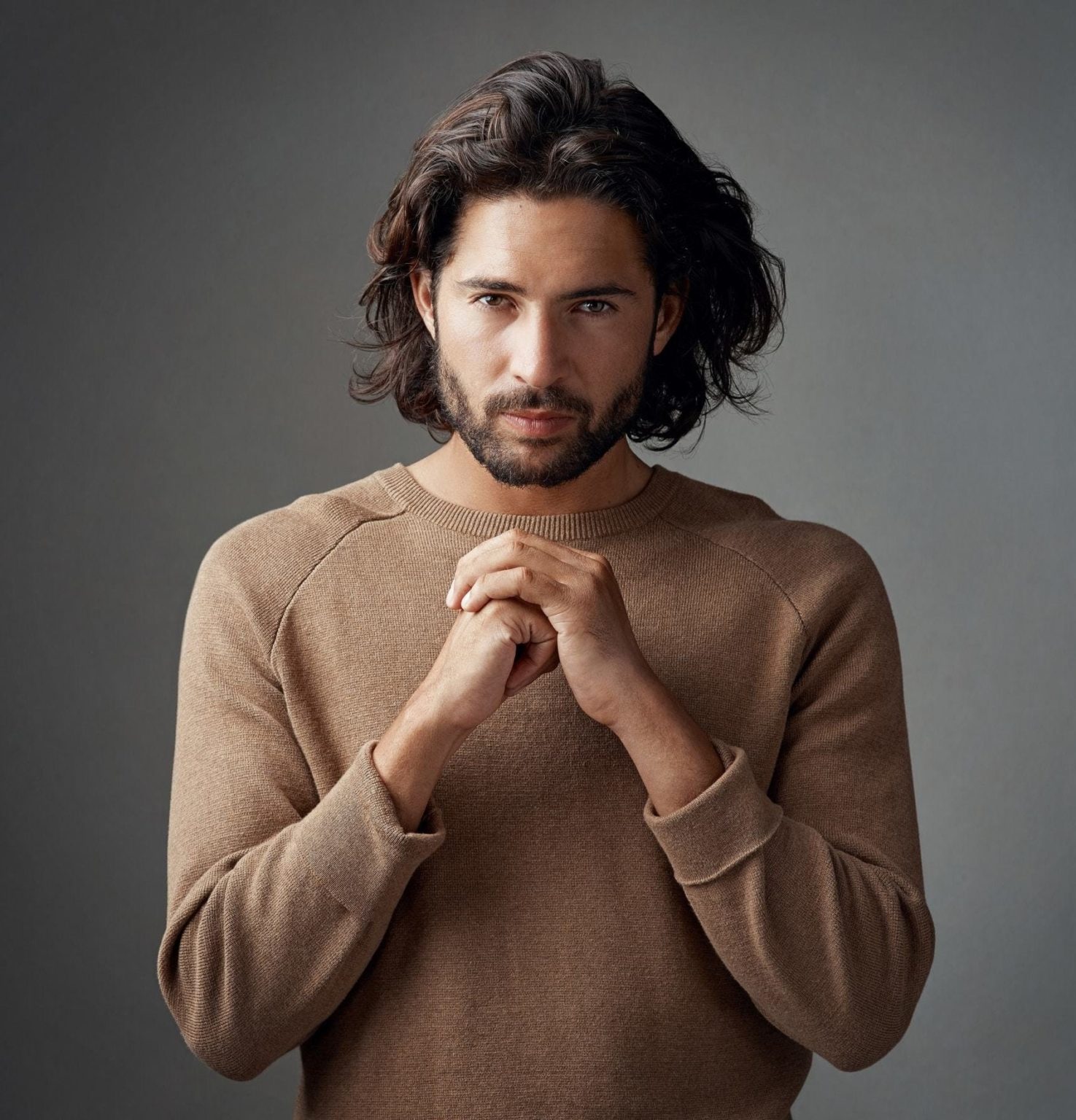 Garçon aux cheveux longs | Soins et idées coiffure| Zenidées.com