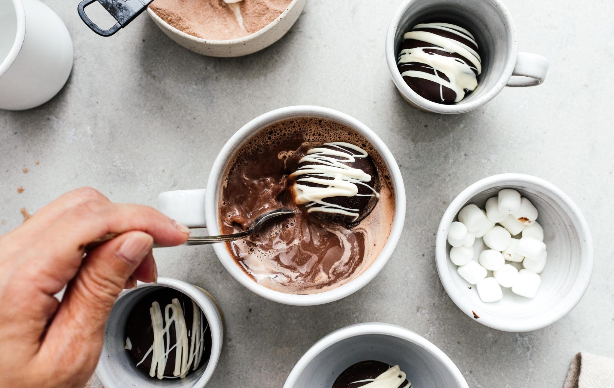 Chocolat chaud maison - La meilleure recette | Zenidées.com