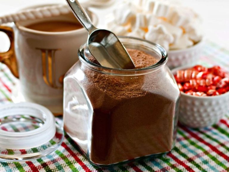 Chocolat chaud maison - La meilleure recette | Zenidées.com