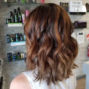 Cheveux couleur caramel | Tendances coiffure | Zenidées.com