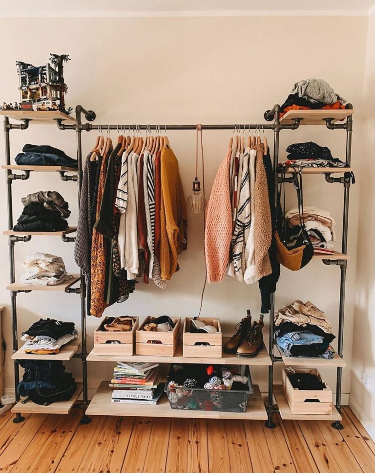 Comment construire une garde-robe minimaliste avec seulement 10 ...